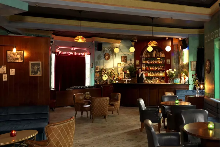 Harpoon Harry lounge și bar