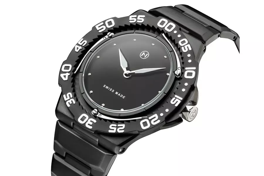 Pasaulē plānākais niršanas pulkstenis, kas izdots ierobežotā izlaidumā melnā krāsā 10212_1