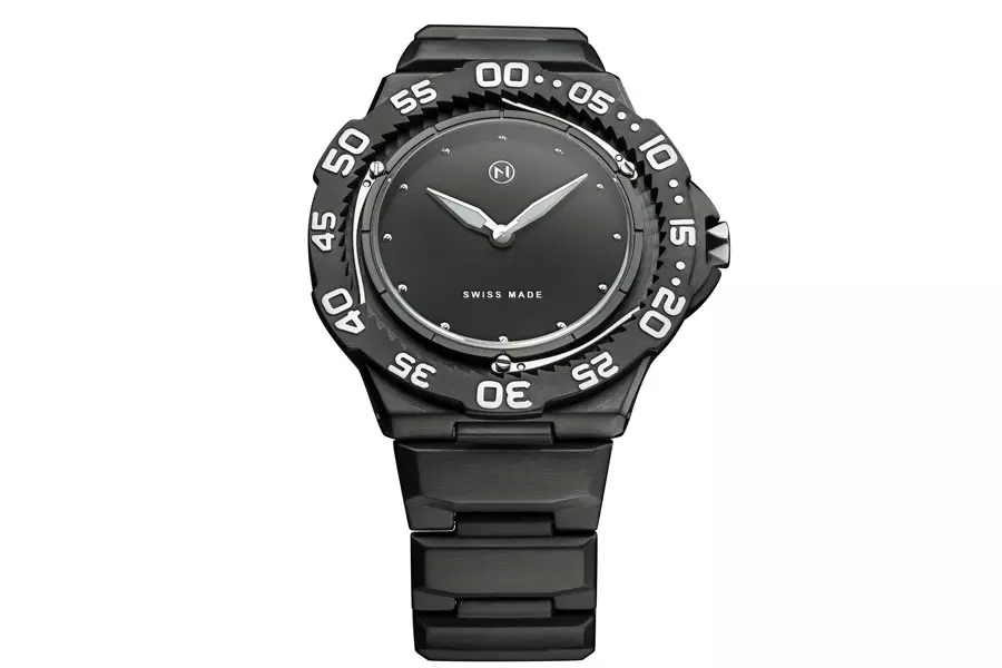 Най-тънкият часовник за гмуркане в света, пуснат в ограничено черно издание 10212_2