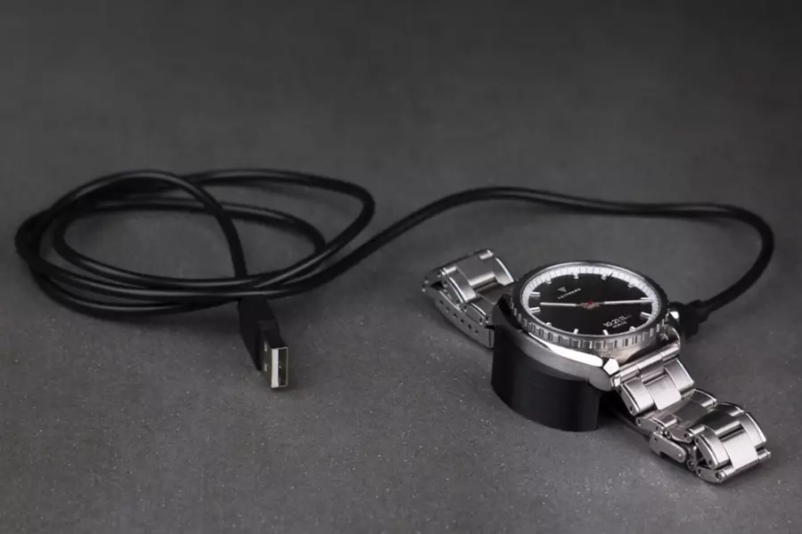 Leitners 'Hybrid Smartwatch sprëtzen mechanesch Design mat Smart Funktionalitéit 10488_3