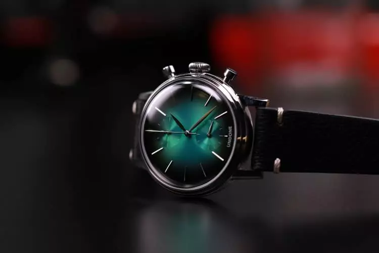 cofnięty zegarek zielony kolor