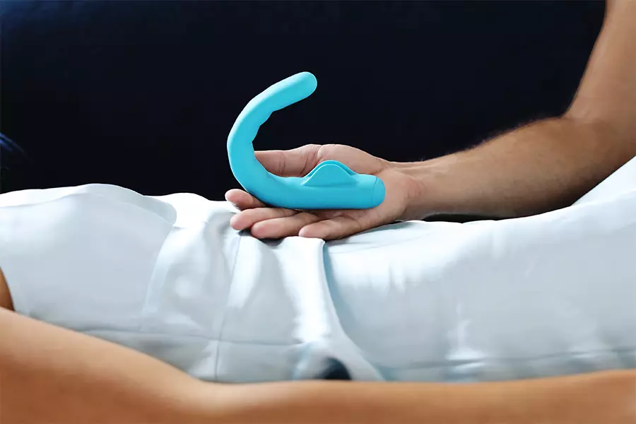 Crescendo-anmeldelse: The Perfect Couples' Vibrator for å introdusere inn i soverommet 10789_3