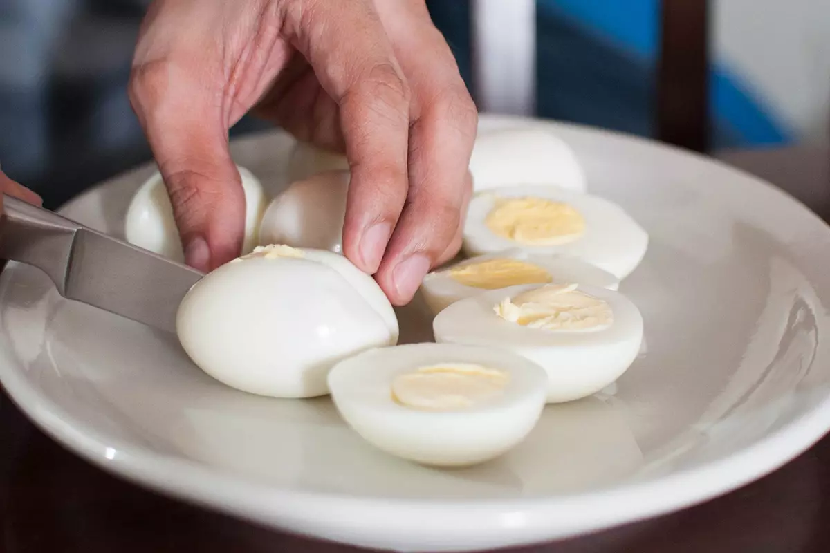 Hardboiled Yumurta üçün Ən Yaxşı Yüksək Proteinli Qəlyanaltılar