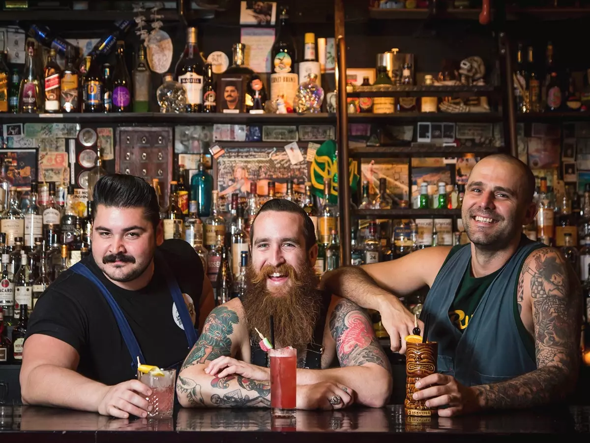 ramblin Rascal taverne drie barmannen