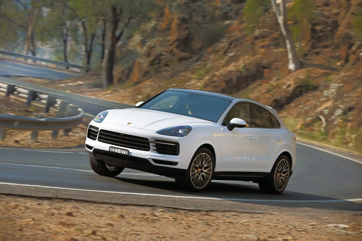 Susipažinkite su 2020 m. Porsche Cayenne Coupé 11249_1