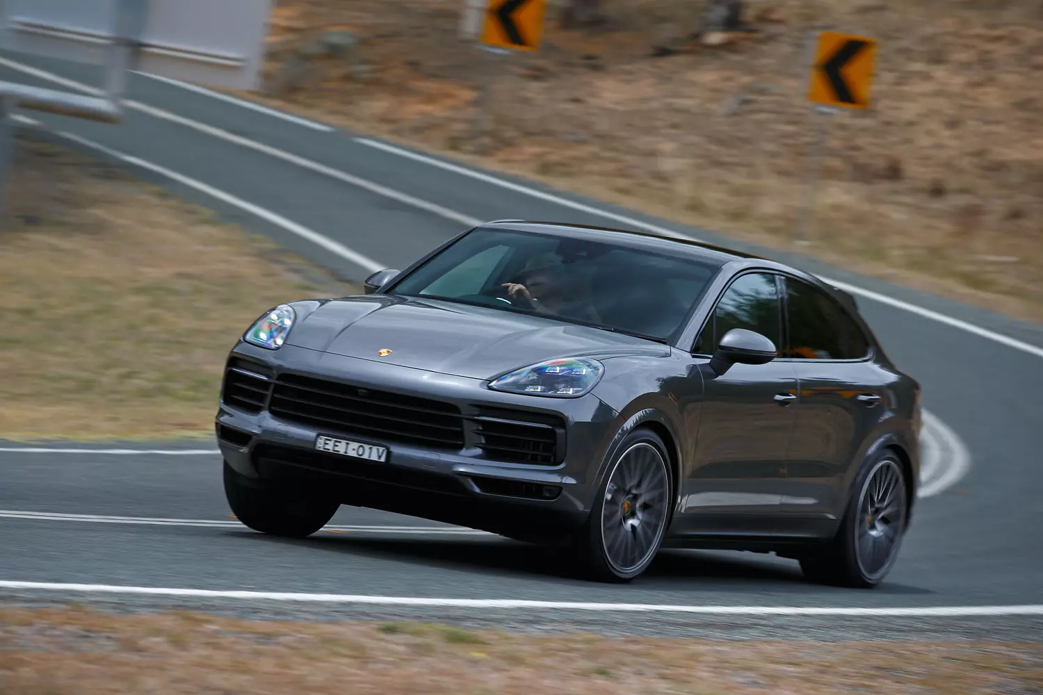 Susipažinkite su 2020 m. Porsche Cayenne Coupé 11249_11