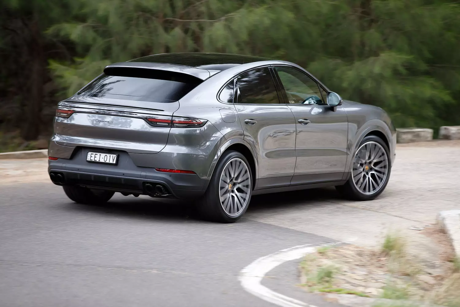 Susipažinkite su 2020 m. Porsche Cayenne Coupé 11249_19