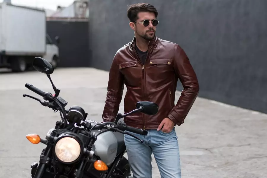 Ang VKTRE Moto Co. Heritage Leather Jacket ay Namumuno sa mga Kalsada 11364_1