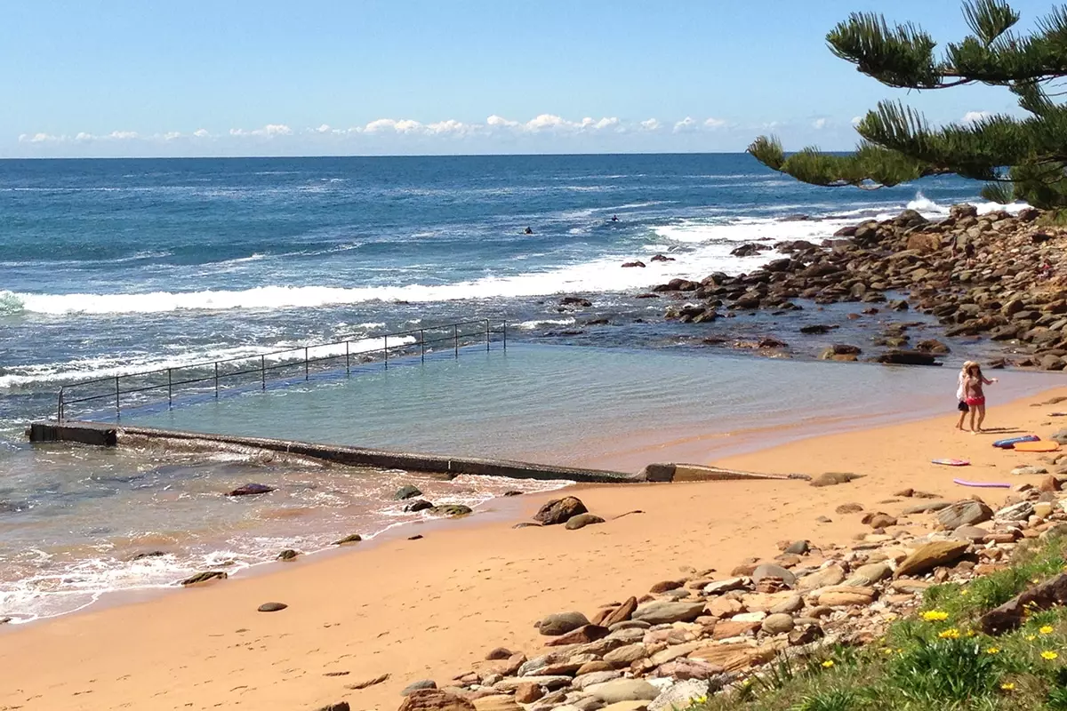 Rockpool na praia de Macmasters