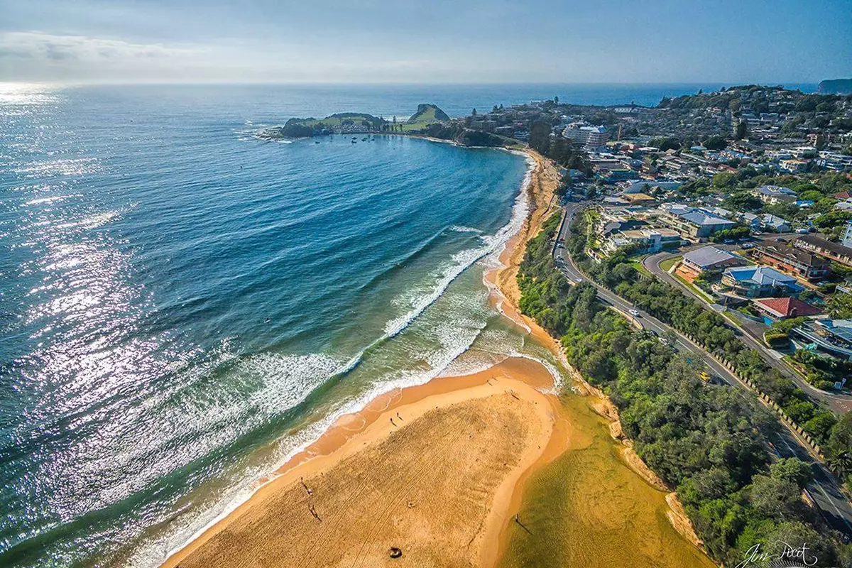 Vistas aéreas da praia de Umina