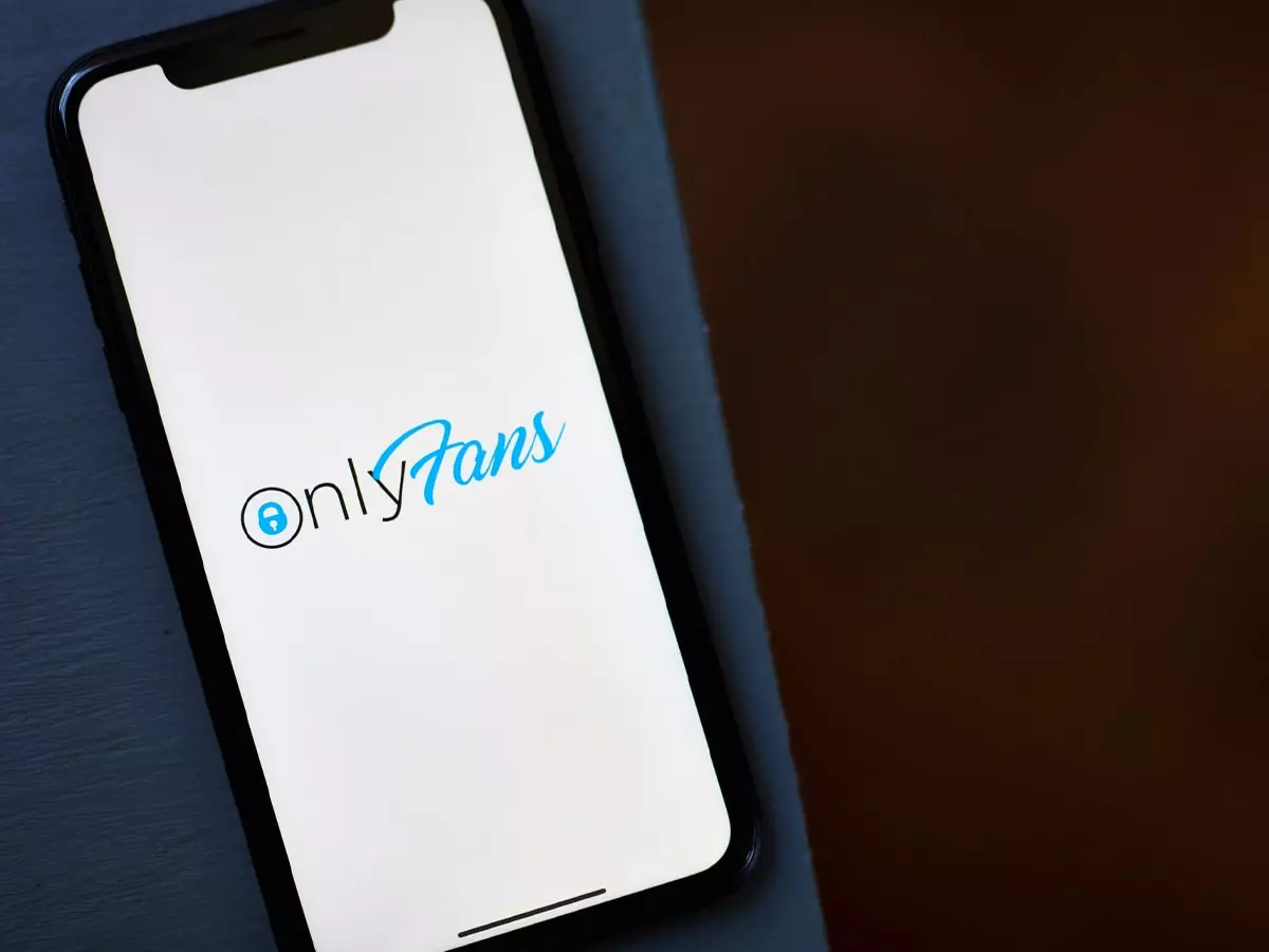 Onlyfans забранува сексуално експлицитна содржина