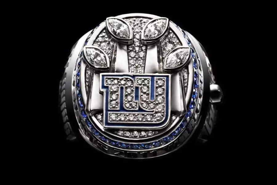 WIN: เล่นฟุตบอลกับทีม New York Giants และทำคะแนน Super Bowl Ring 1497_1