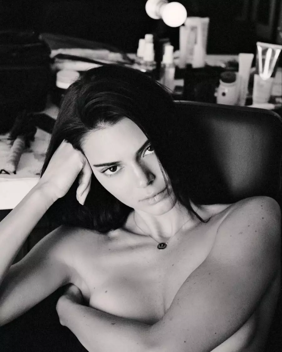 Sesión de fotos desnuda de Kendall Jenner para Proactiv 1539_1
