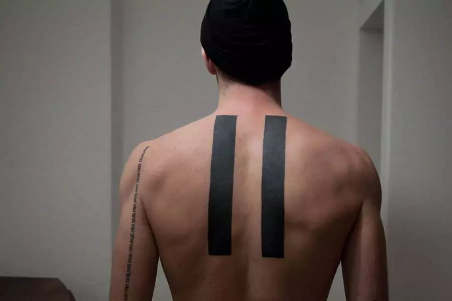 μινιμαλιστικό τατουάζ για άνδρες