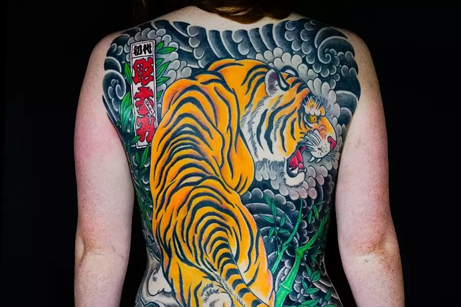 faarweg japanesch Tiger zréck Tattoo authentink