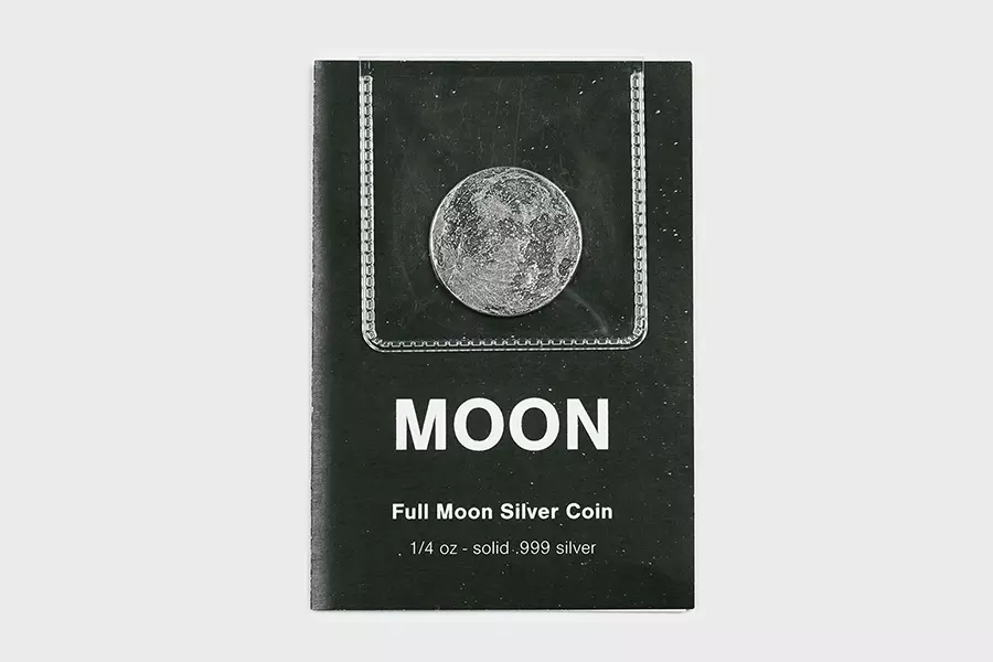 Срібна монета повний місяць
