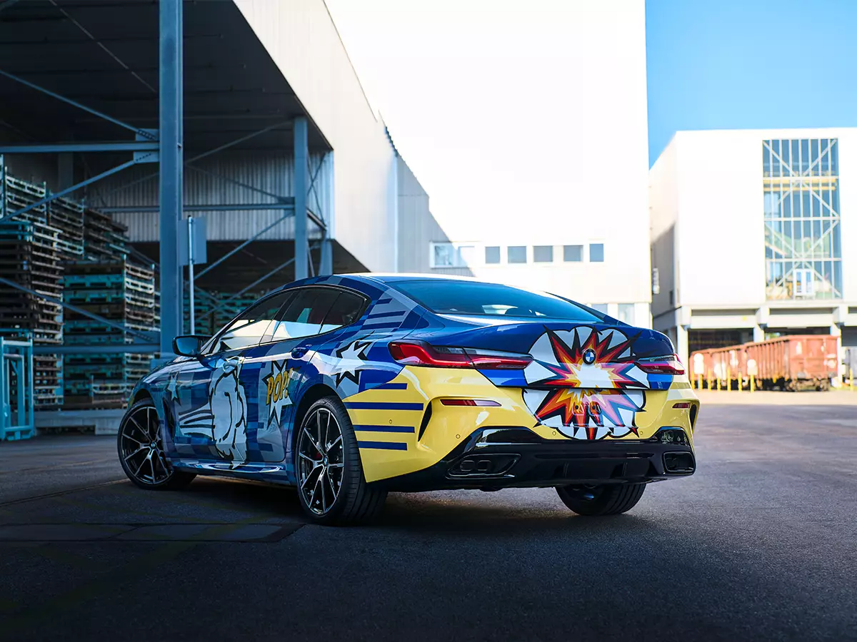 Parte posteriore dell'auto d'arte di Jeff Koons BMW