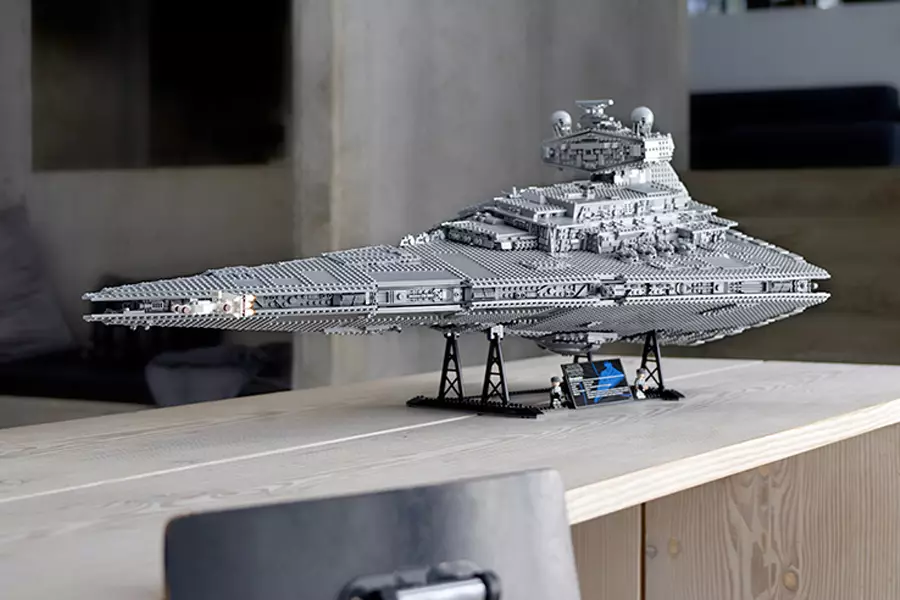 L-Aħjar Settijiet Lego Għall-Adulti - Imperial Star Destroyer