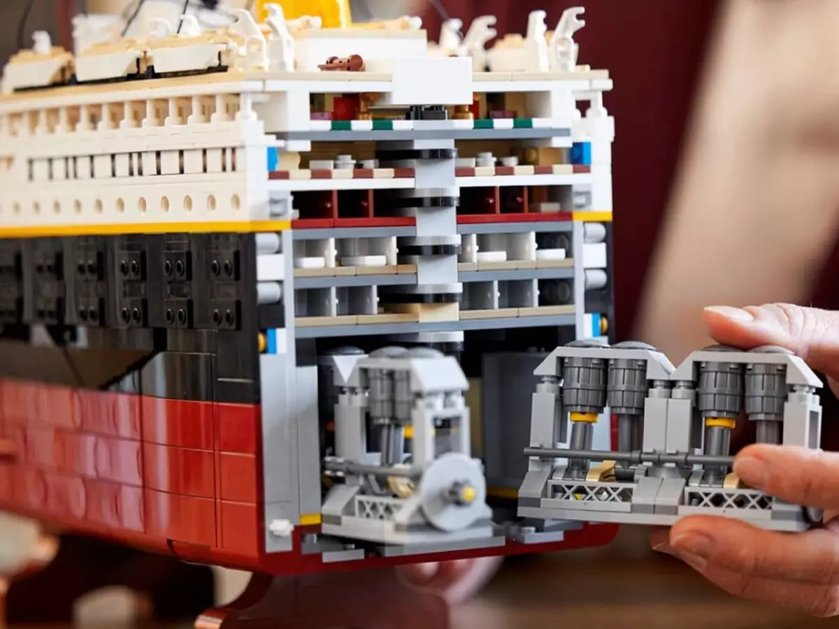 Lego titanic