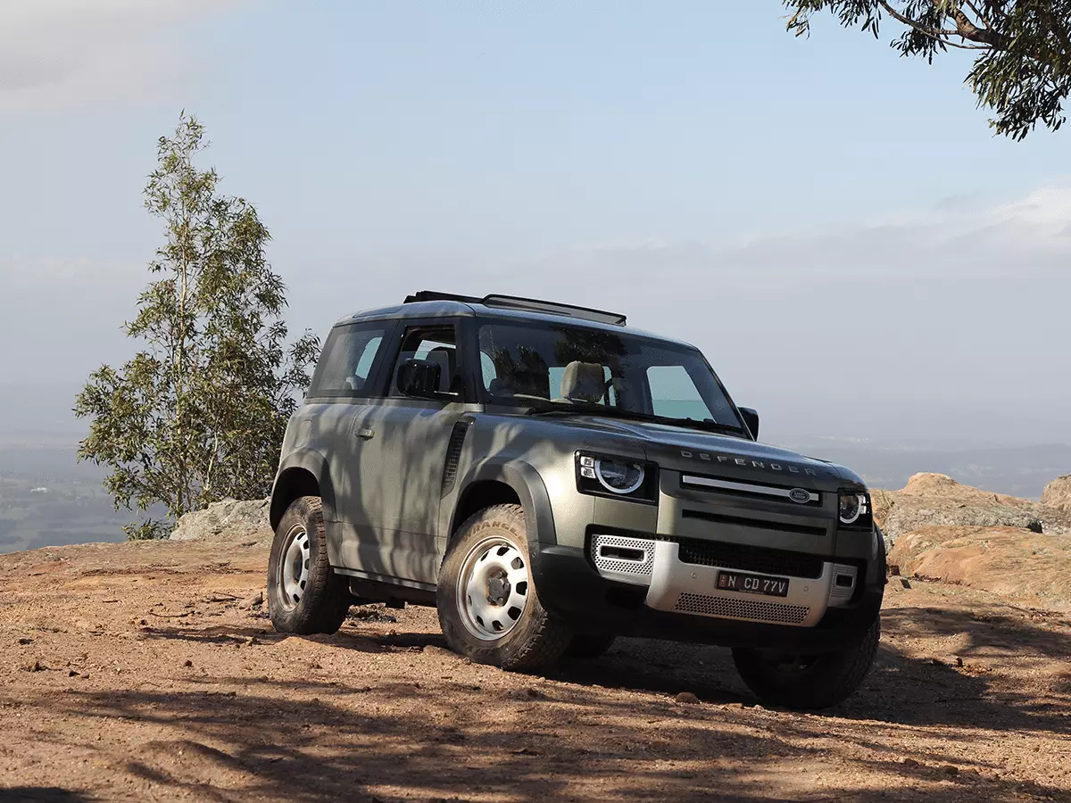 2022 land rover defender last lookout 3 1