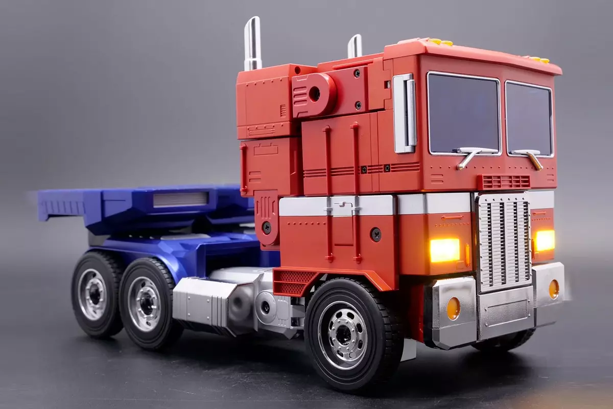 Hasbro өздігінен өзгеретін optimus prime 2