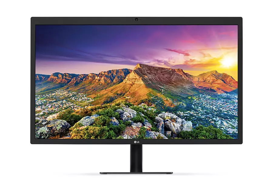 Oýun we iş üçin iň gowy monitorlar - LG UltraFine 5K Displeý