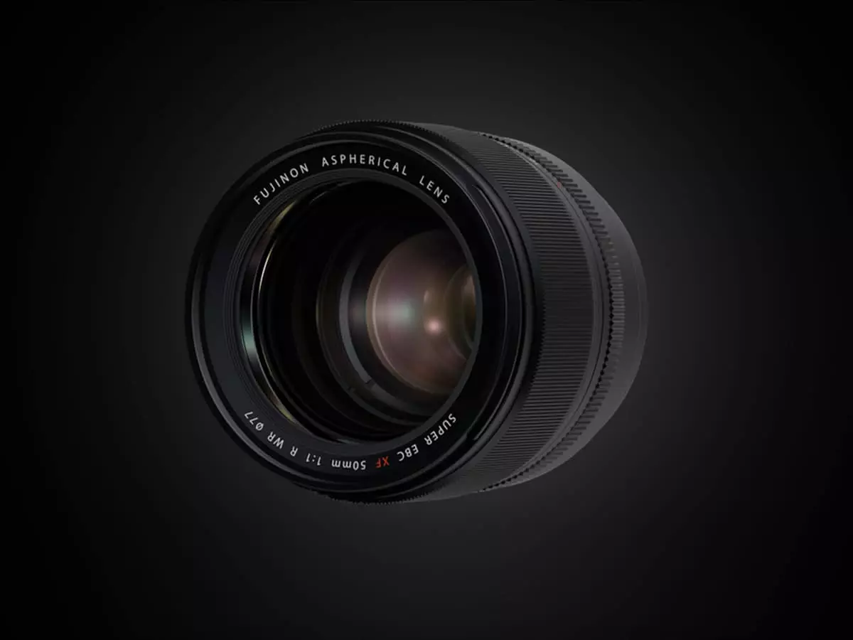 Fujinon's XF 50mm F1.0 R WR Lens නොගැඹුරු ගැඹුරක් ලබා ගනී