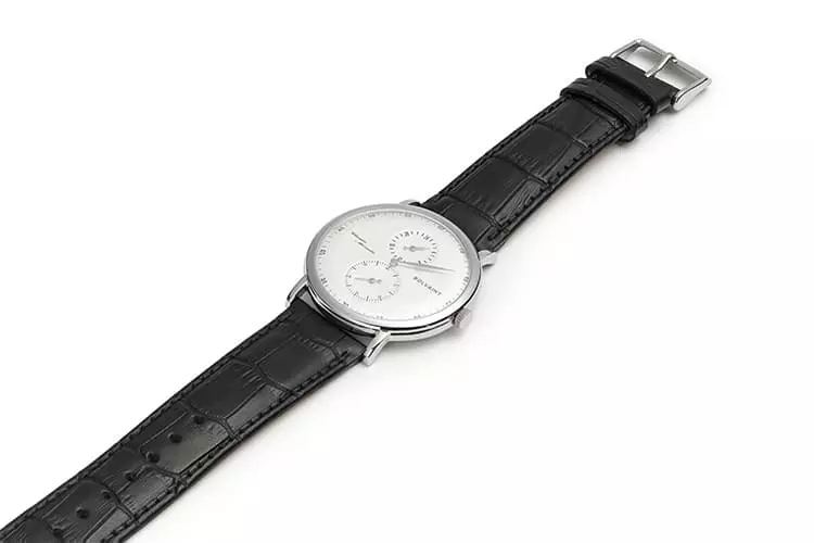 voyage watch flat