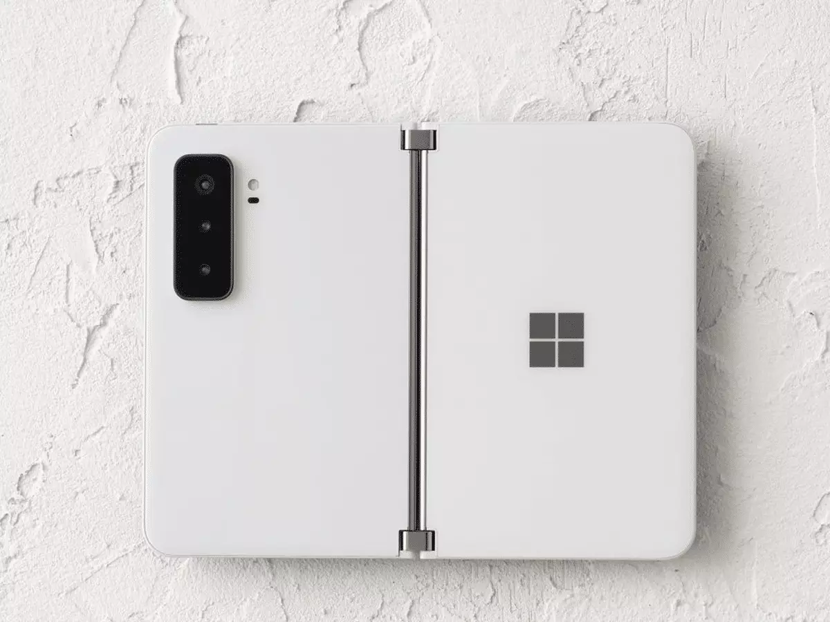 Surface Duo ၂
