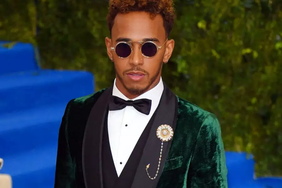 Style Guide- How to Dress Like Lewis Hamilton - Tonale maatwurk