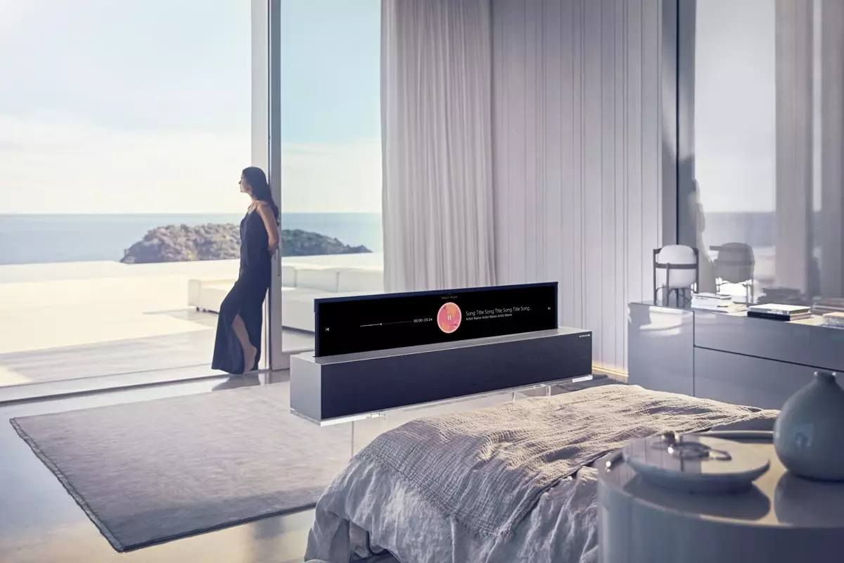 Lg r1 rollable tv 3