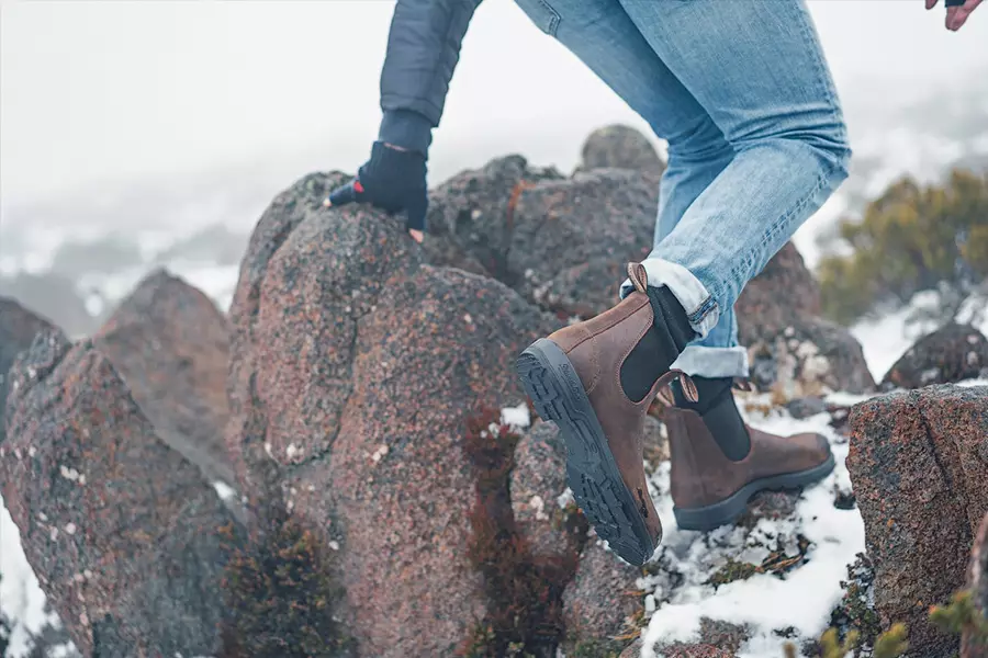 Blundstone škornji, ki jih nosite v snegu