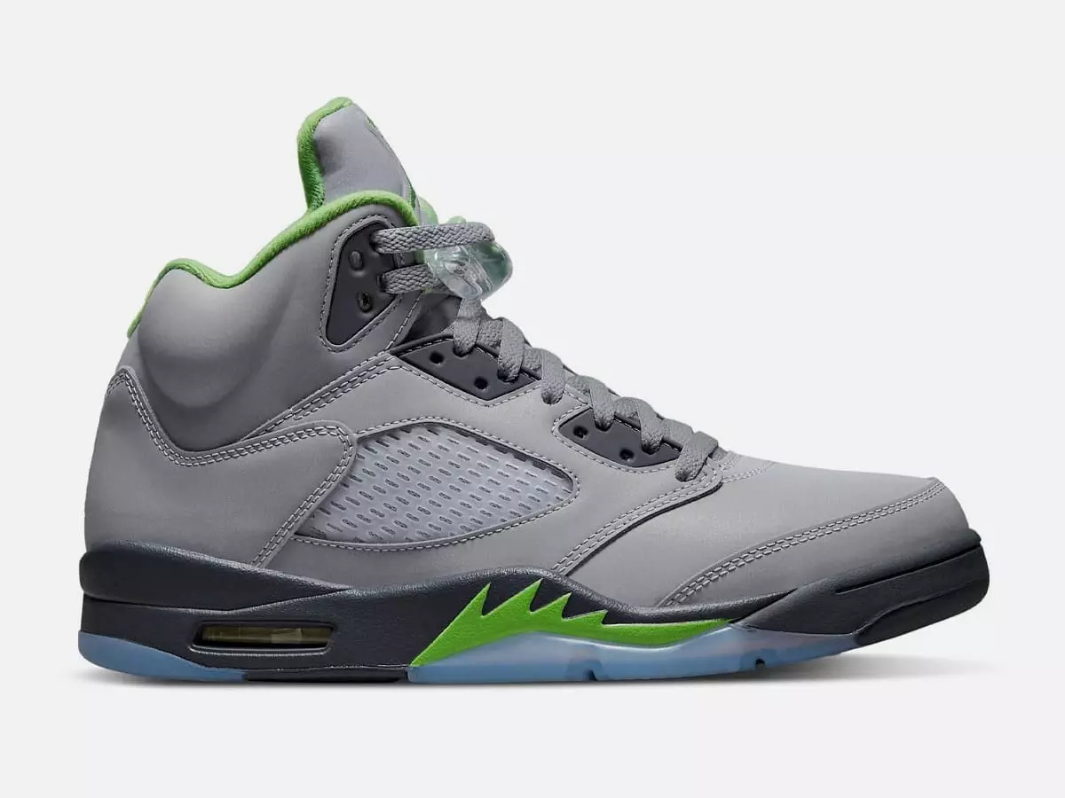 Sneaker News #58 - Air Jordan 'Green Bean'-a-amade-şevê vedijîne