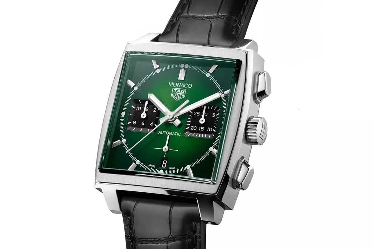 Jam tangan TAG Heuer Monaco Green