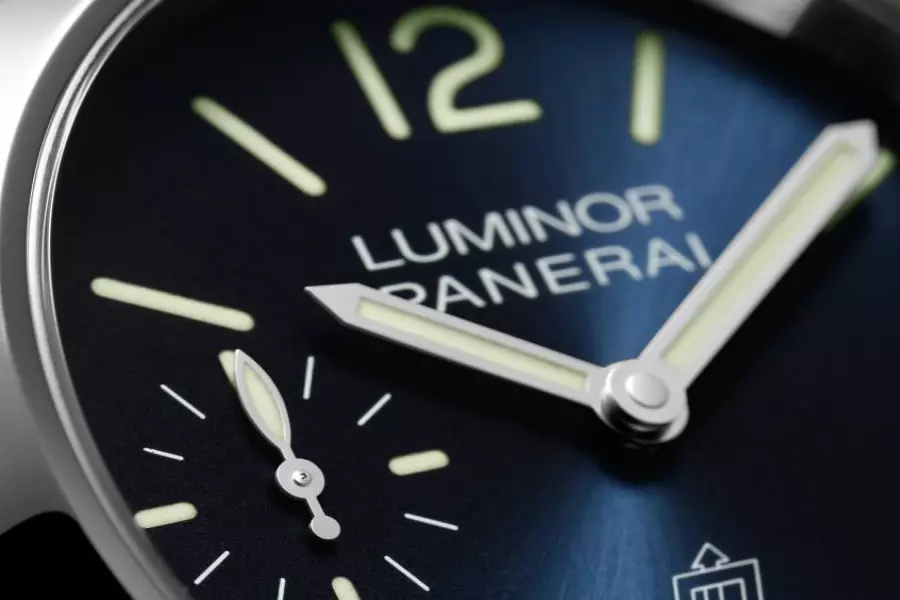 Panerai Luminor Blu Mare horloge close-up