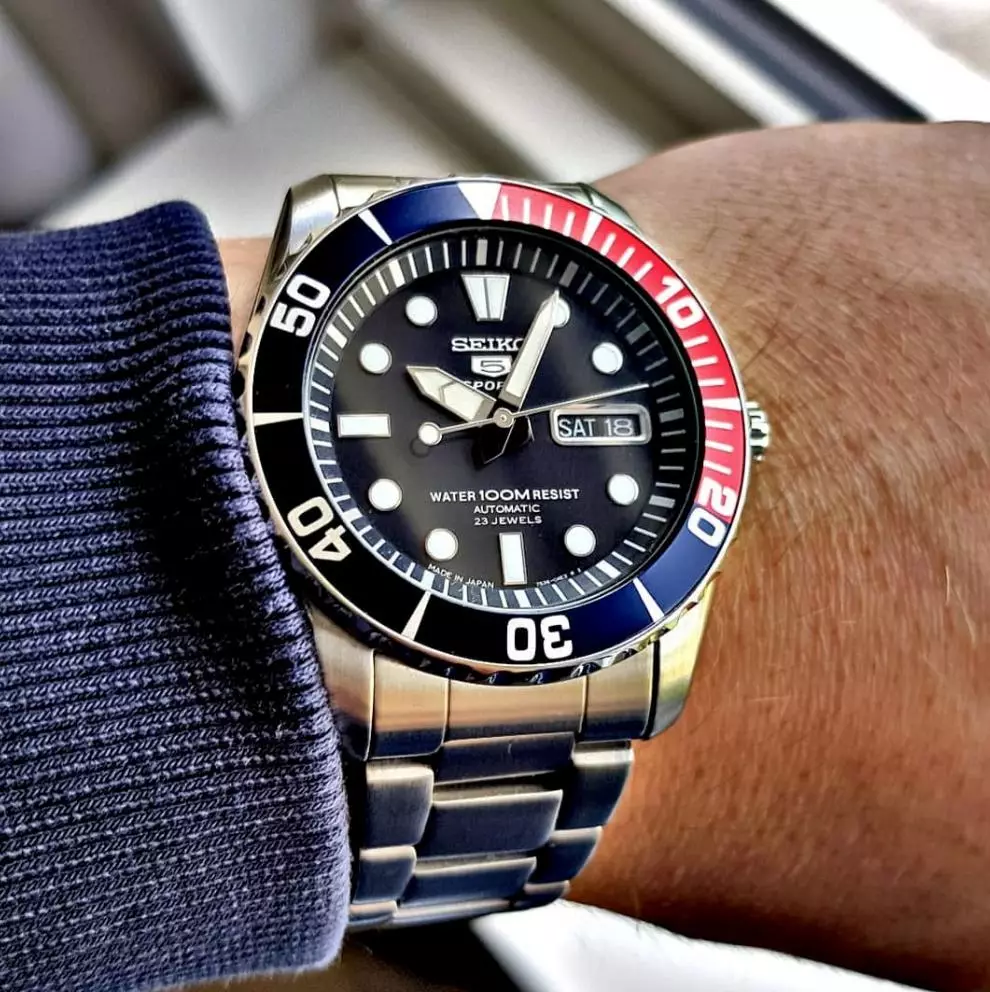 Seiko 5 ອັດຕະໂນມັດ Pepsi Bezel Watch 4036_1