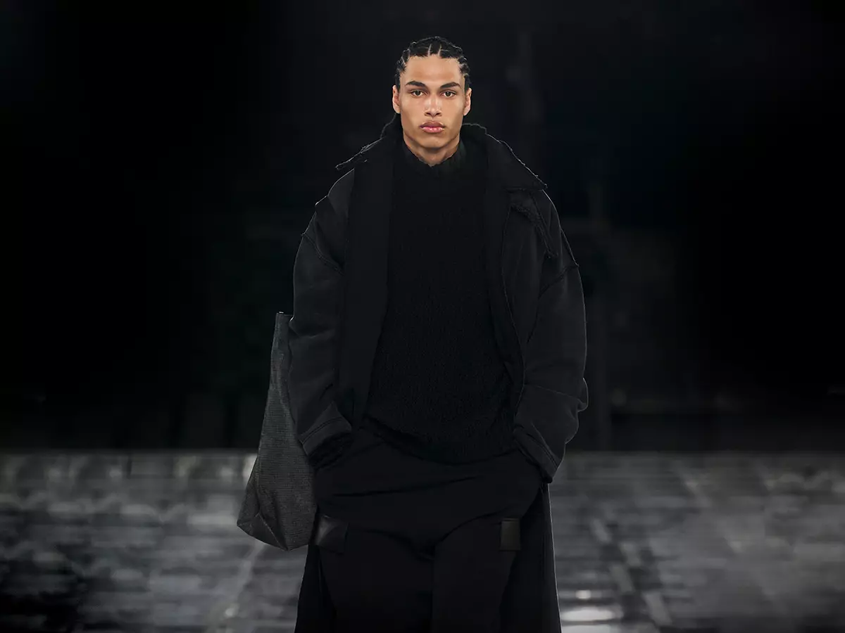 Givenchy's FW22 Ready-To-Wear-collectie is het moderne 'Derelique'