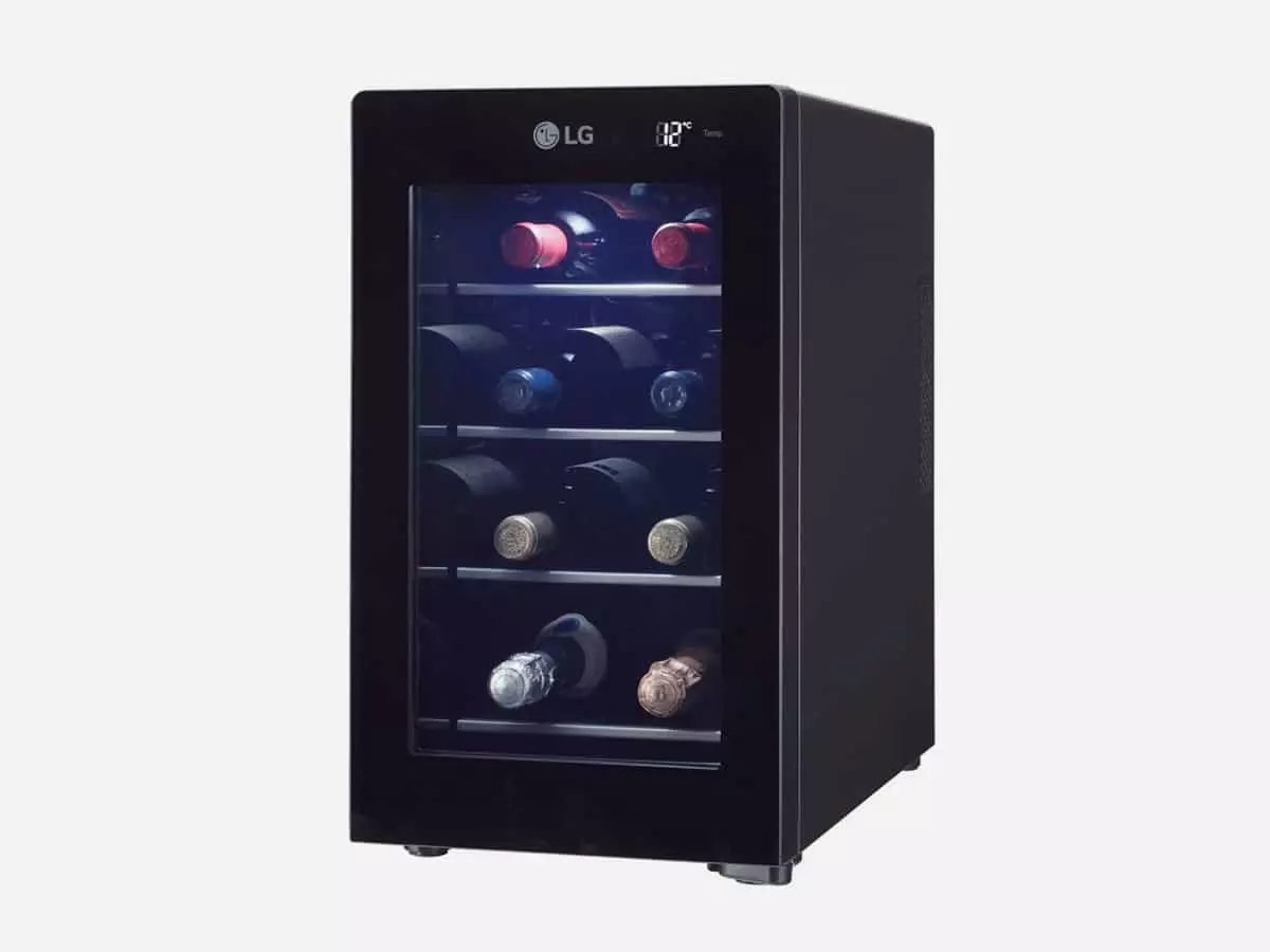 Mini hladilnik za vino Lg z 8 steklenicami