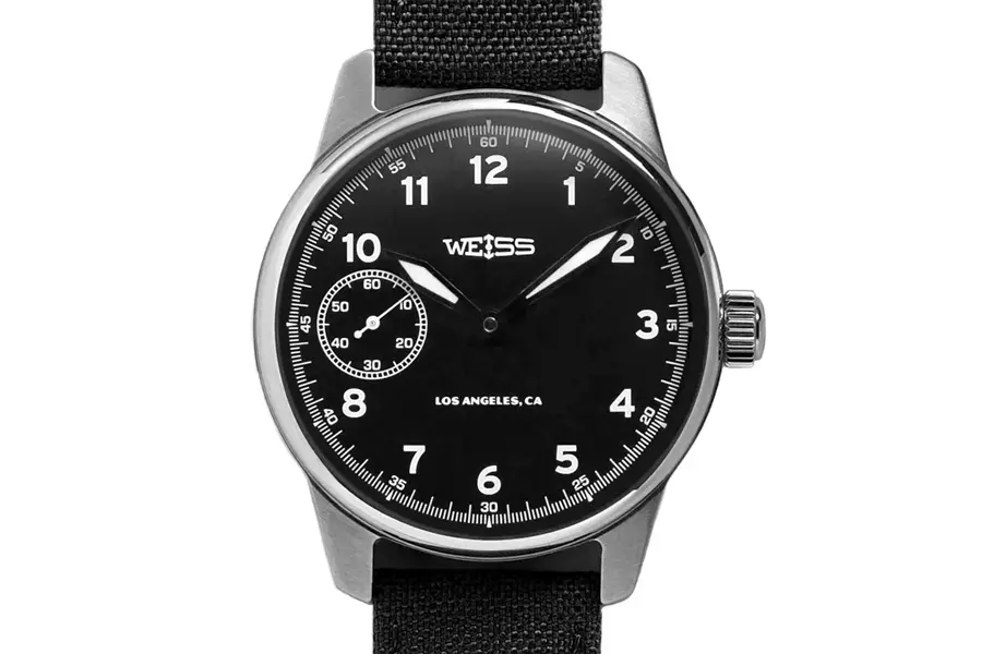 Černý číselník Weiss Watch Company na Black Cordura American Issue Field Watch