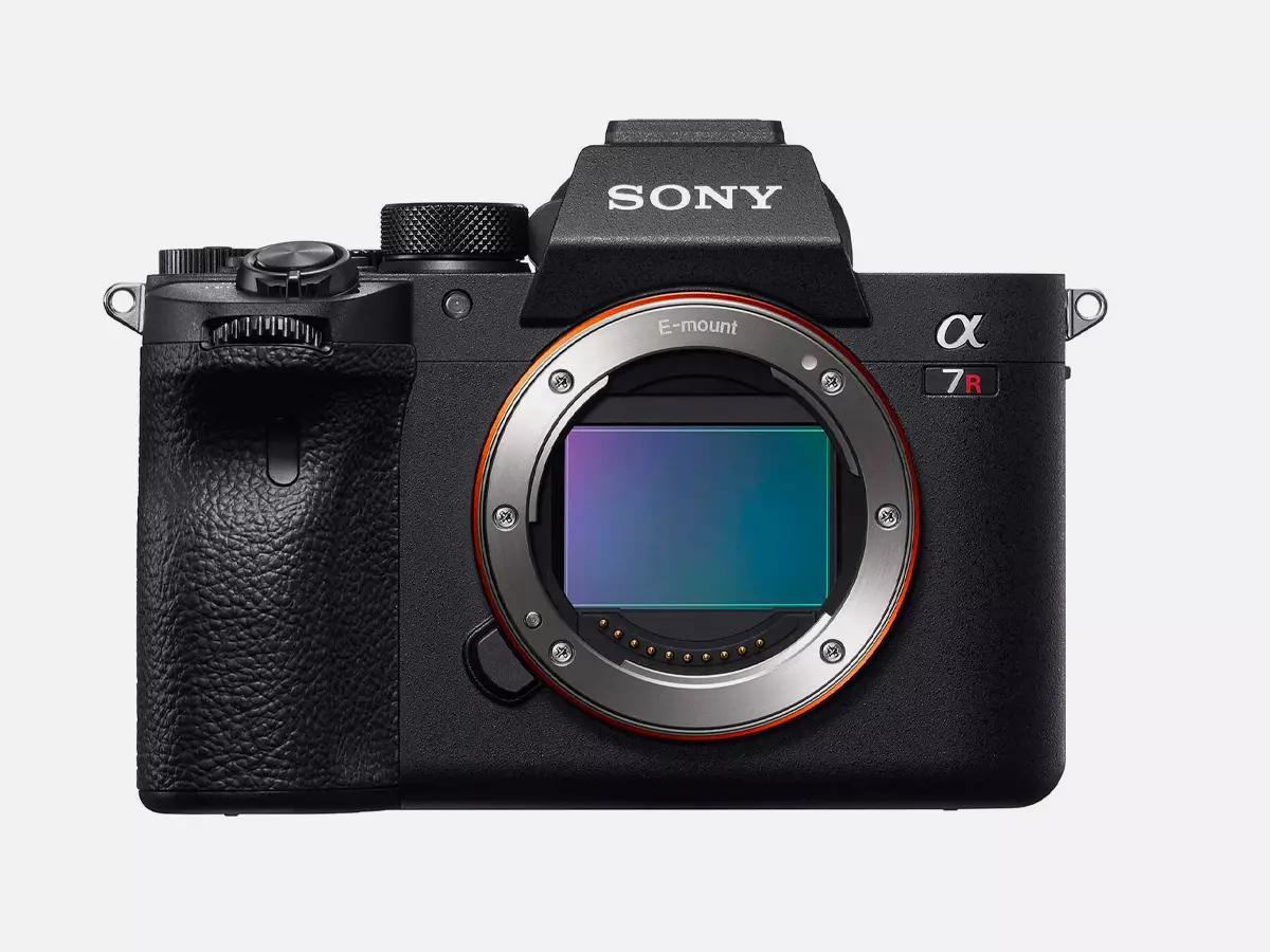 30 Sony Alpha 7 iv камера