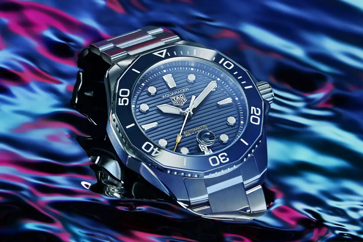 ស្លាក heuer aquaracer វិជ្ជាជីវៈ 300