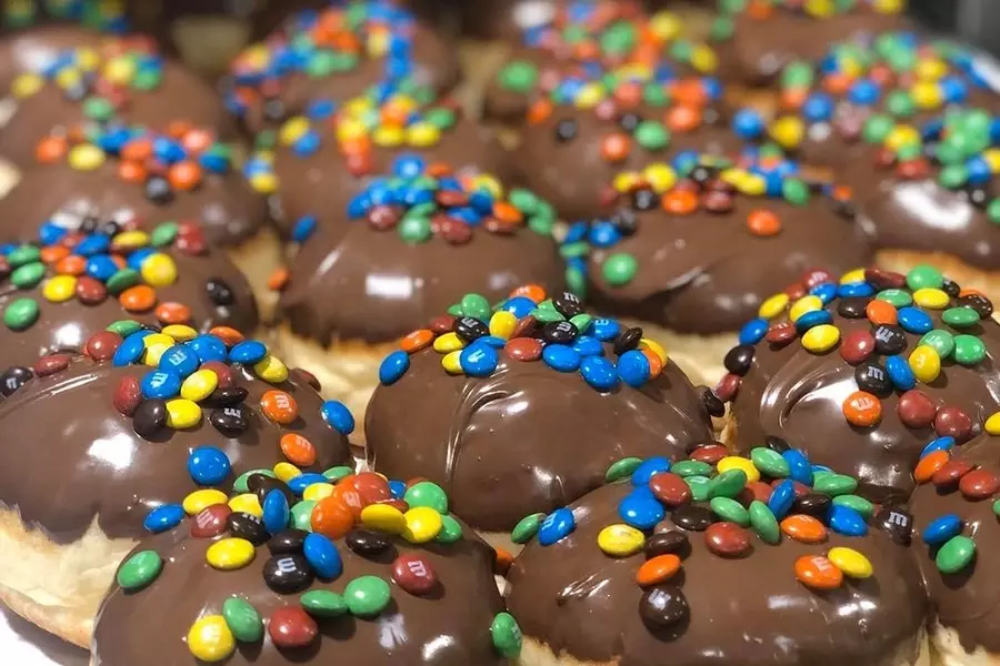 ડેનિયલ્સ ડોનટ્સ પર તમારી ચમક મેળવવા માટે મેલબોર્નમાં 16 શ્રેષ્ઠ ડોનટ્સ