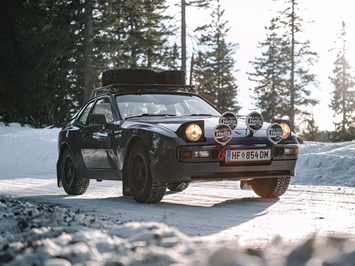 Vagabund Porsche 944 Safari на классическом бездорожье