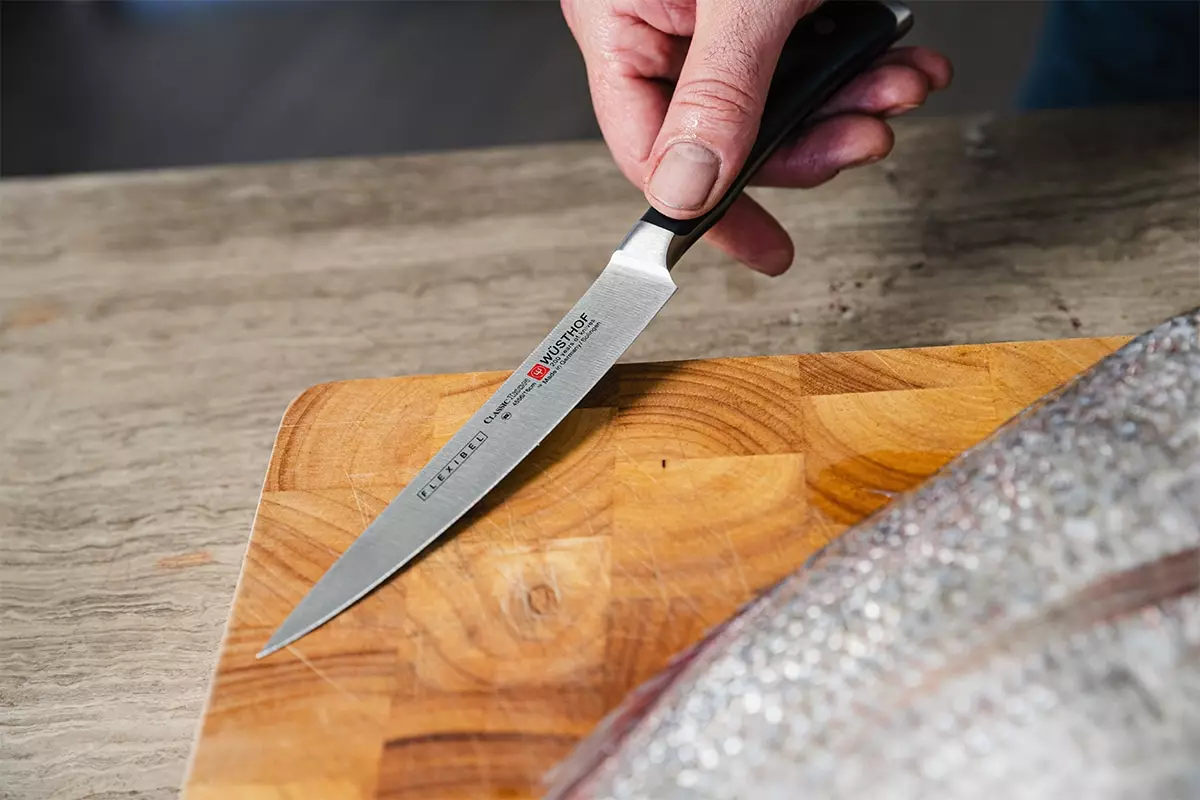 Како да филетирате цела риба: Совети и совети од наградуван готвач 5268_5