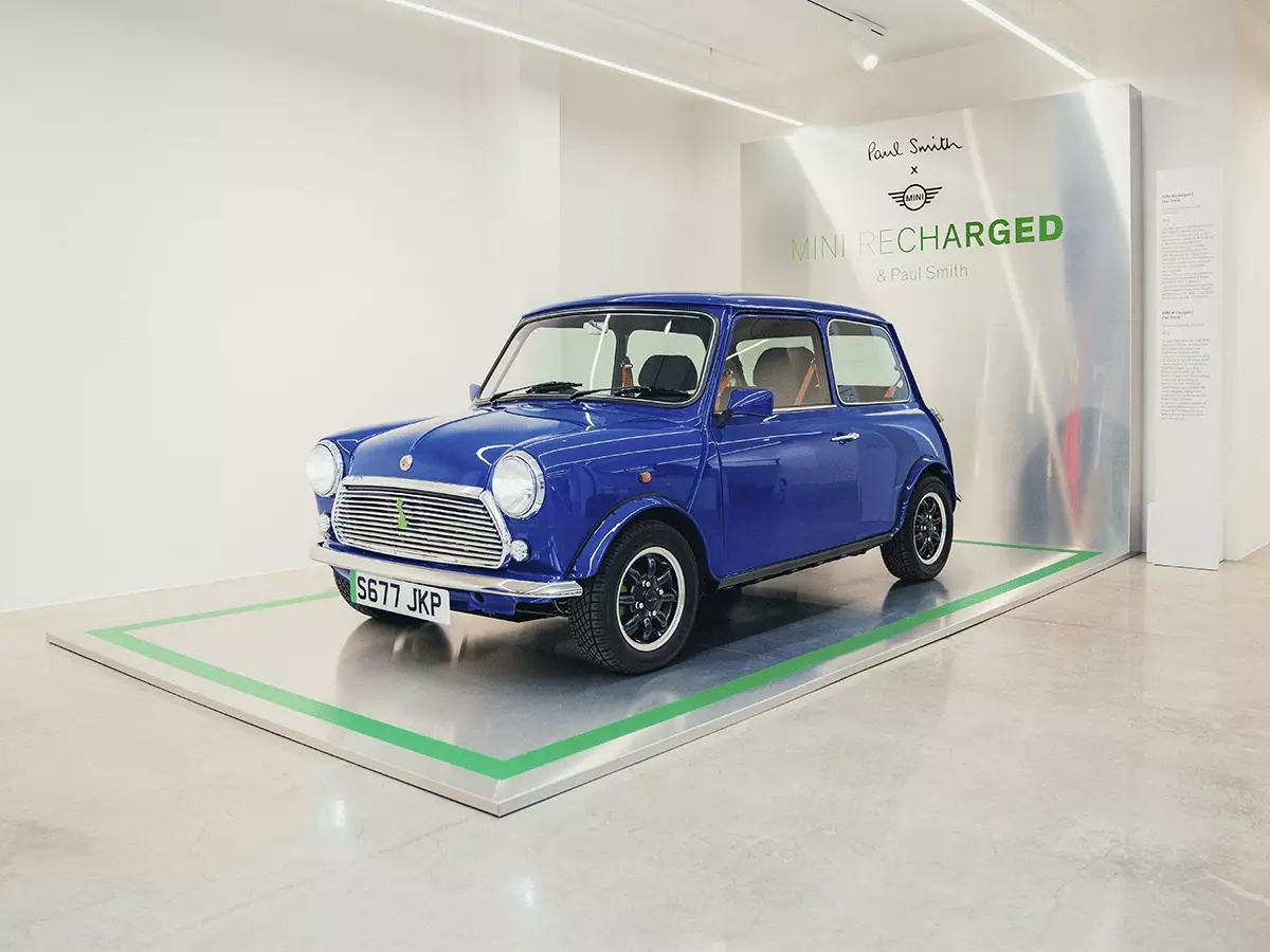 MINI recarrega um clássico com Paul Smith