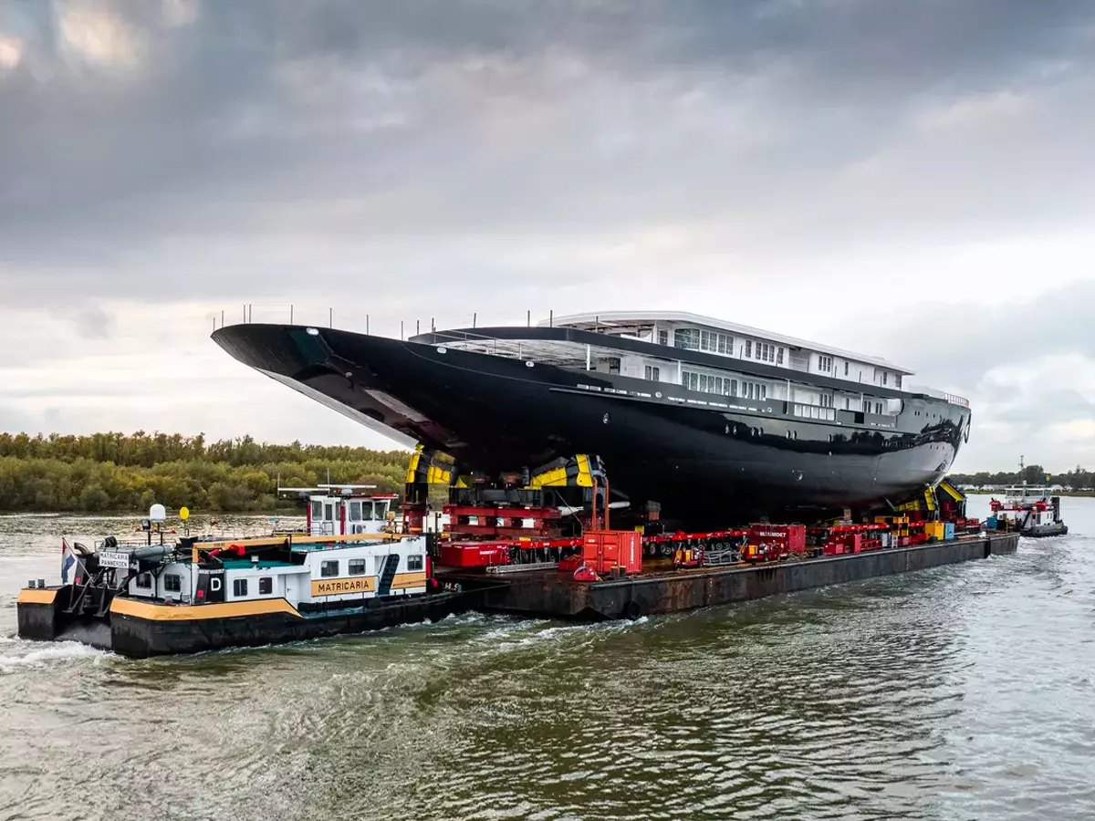 Ang Dutch Bridge ay Bubuwagin para sa Superyacht ni Jeff Bezos