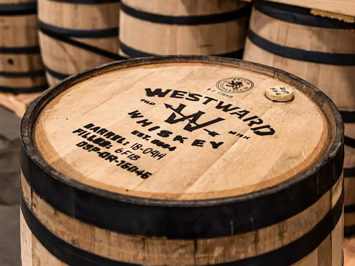 1 barril de whisky opacus stout Westward