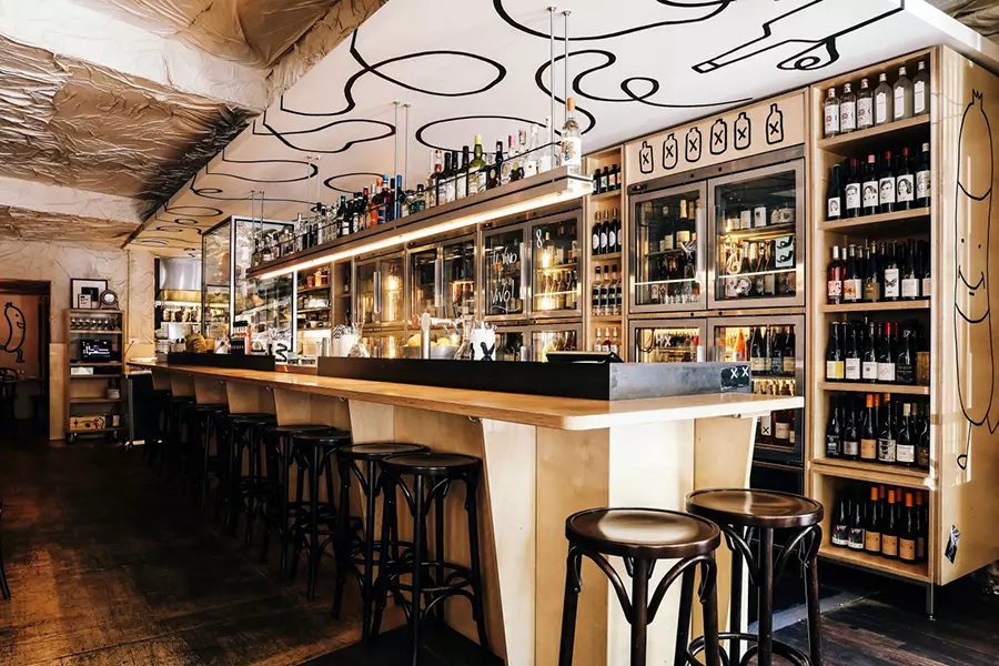 Melhores bares em Sydney The Wine Room no The Dolphin Hotel