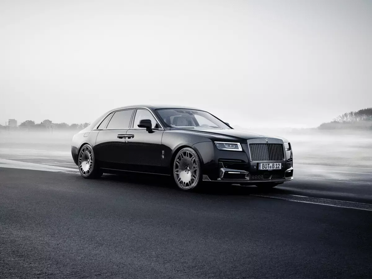 BRABUS 700 Rolls-Royce Dab yog Unapologetically Arrogant