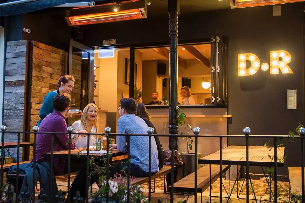 Το καλύτερο Surry Hills Bars to Whet Your Whistle Dead Ringer